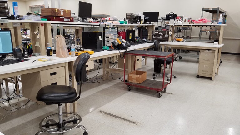 Industrial Workbench - Shop Heavy-duty Workstations